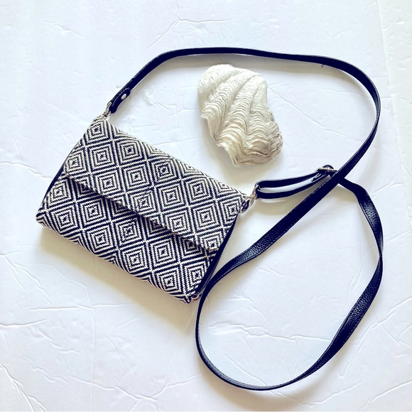 thirty-one | Bags | Thirtyone Jewell Crossbody Purse | Poshmark